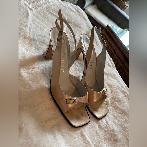 Delman | Shoes | Vintage Delman Holly Gold Metallic Leather Heels ...